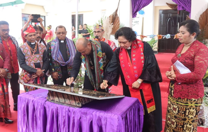 Resmikan Gereja Yarden Labat, Ini Pesan Gubernur Viktor Laiskodat